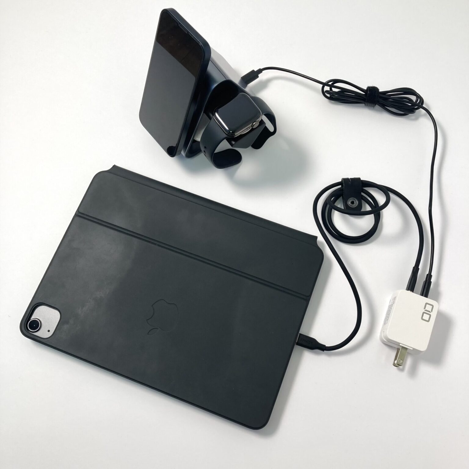 【Anker 737 MagGo Charger】レビュー。コンパクトな3in1ワイヤレス充電スタンド | MAKULOG