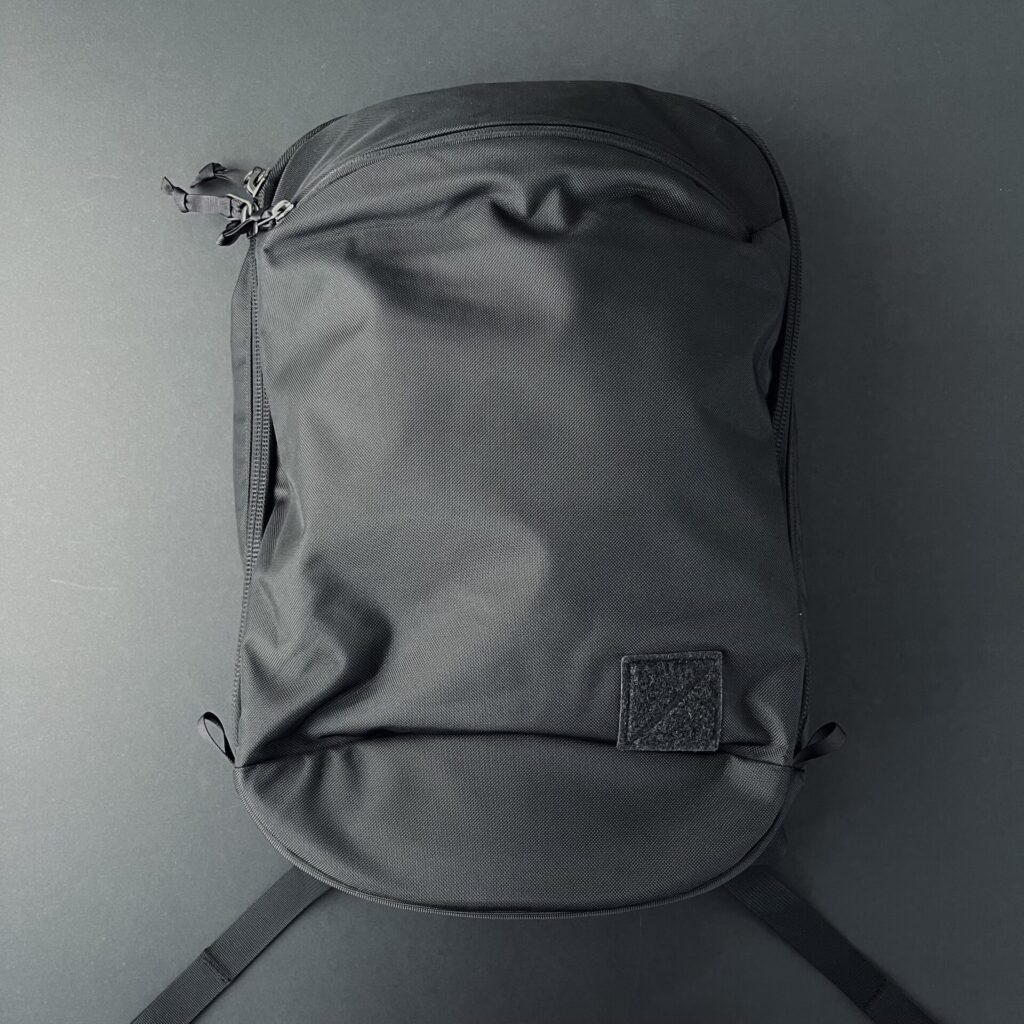 【EVERGOODS】PLC20 レビュー。大容量のフロントポケットが便利なバックパック | MAKULOG